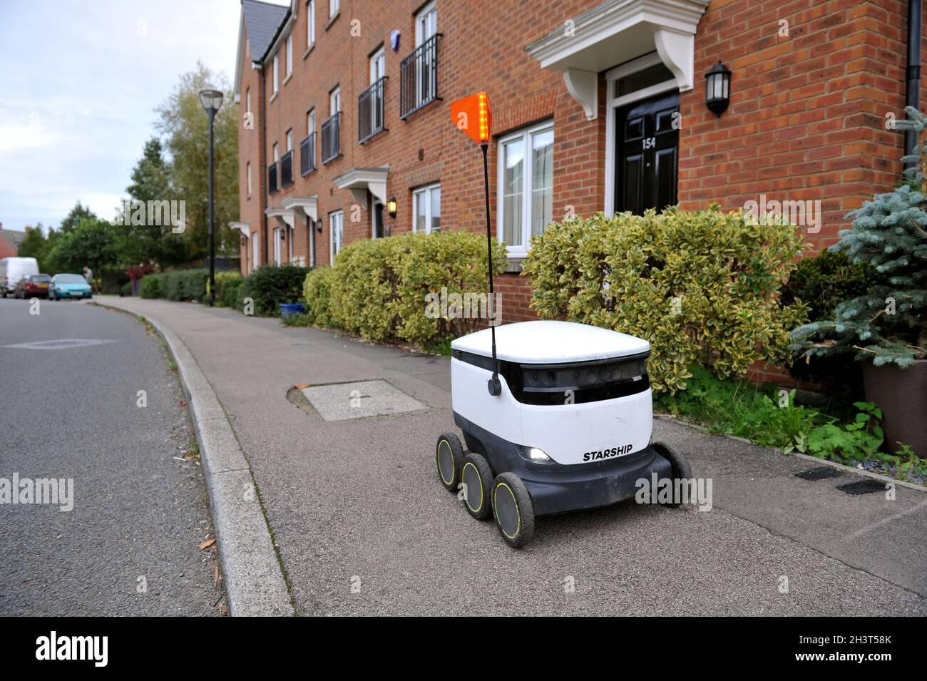 A Starship Robot in Oxley Park area of Milton Keynes, Britain's first ...