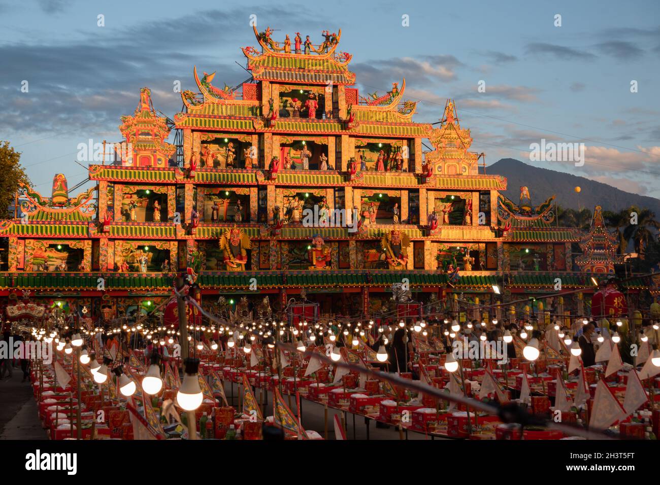 Sacrificial table hi-res stock photography and images - Alamy