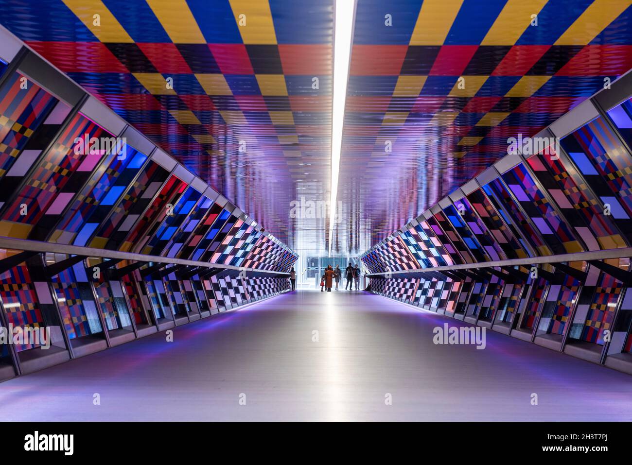 Adams Plaza Bridge, Canary Wharf London England UK Stock Photo - Alamy