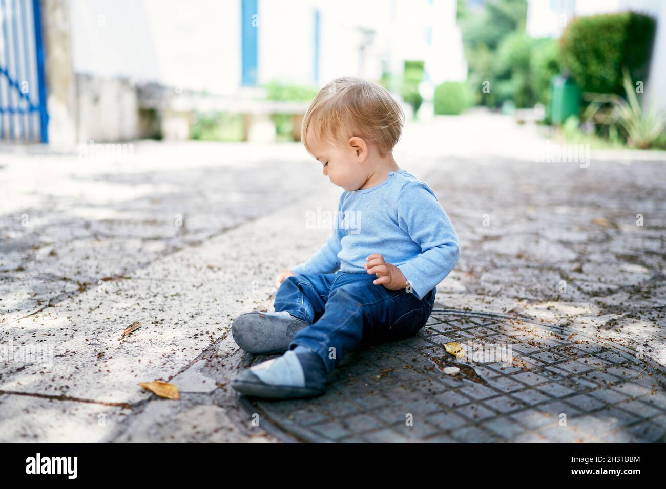 Turning bench hi-res stock photography and images - Alamy