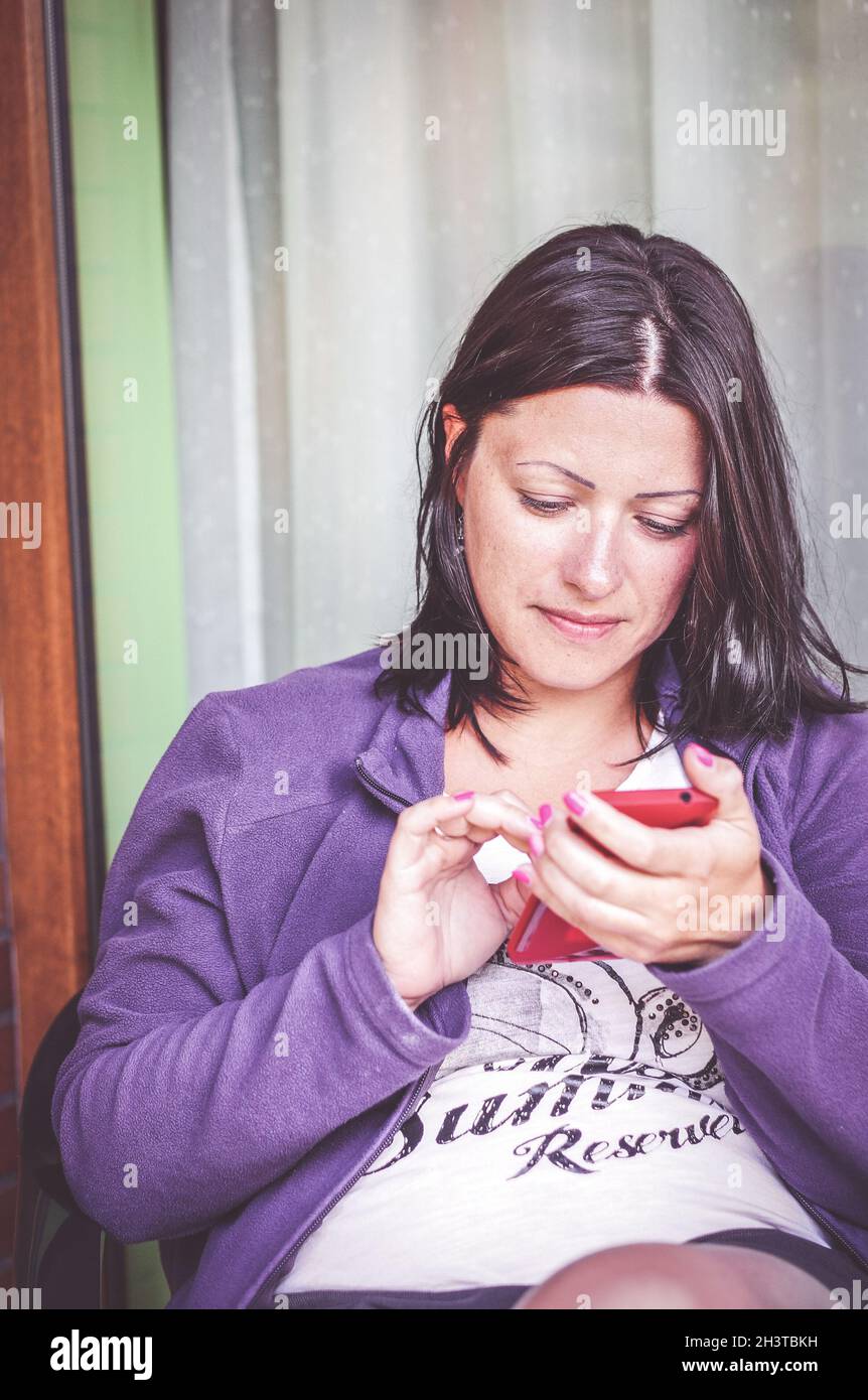 Scrolling social media on vertical hi-res stock photography and images - Alamy