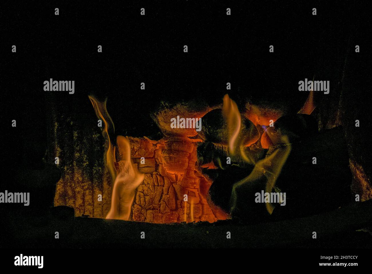 open fire in doors Stock Photo - Alamy