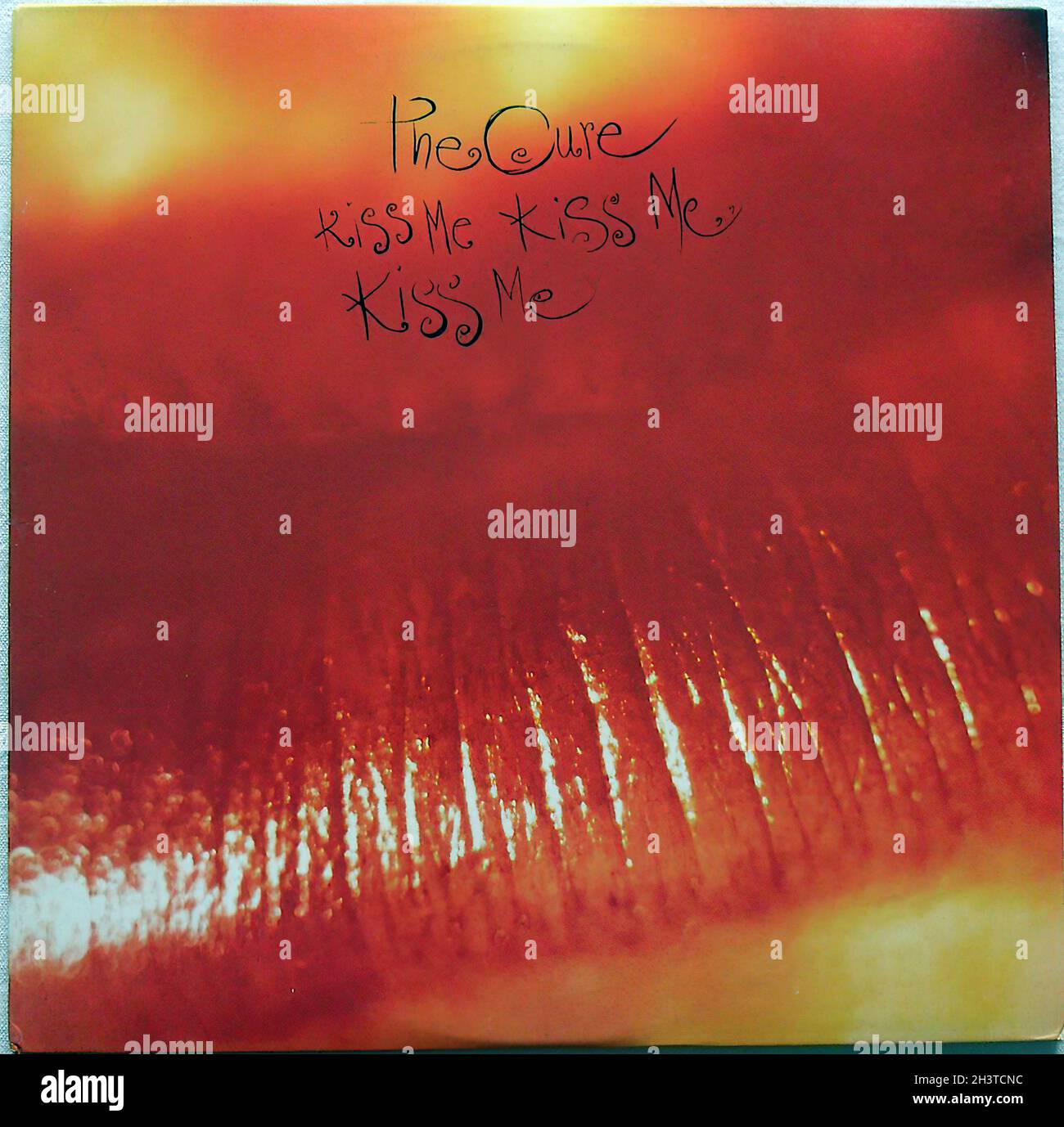 Kiss album cover hi-res stock photography and images - Alamy