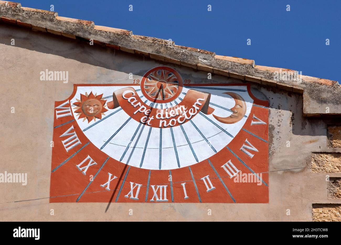 Historic sundial on a facade Stock Photo - Alamy
