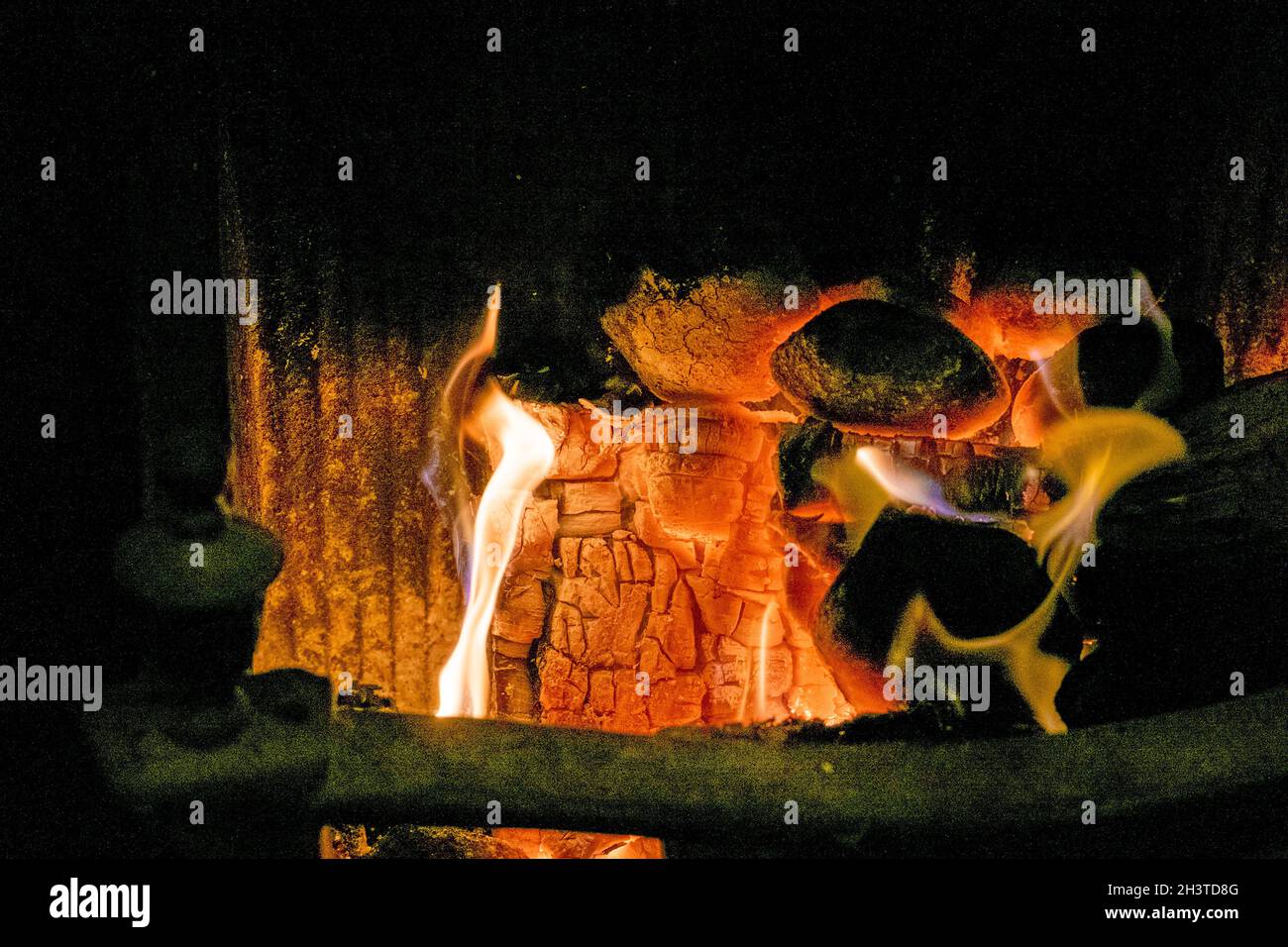 open fire in doors Stock Photo - Alamy