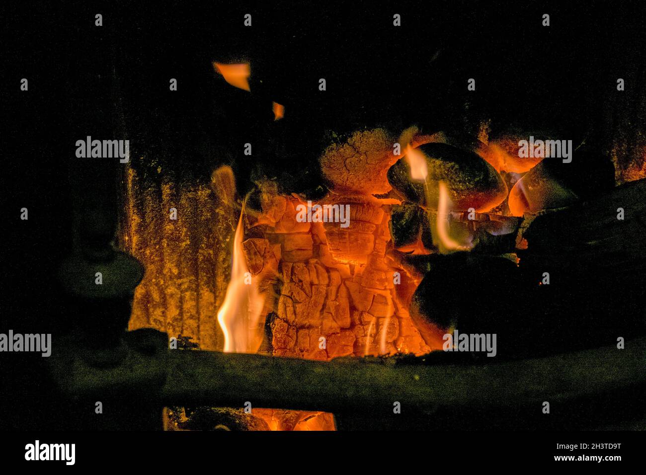 open fire in doors Stock Photo - Alamy