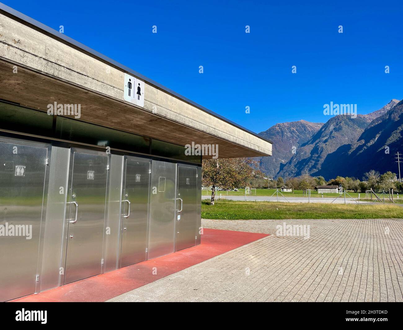 Rest area amenities hi-res stock photography and images - Alamy