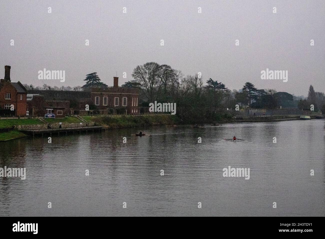 River thames and tow path Stock Photo - Alamy