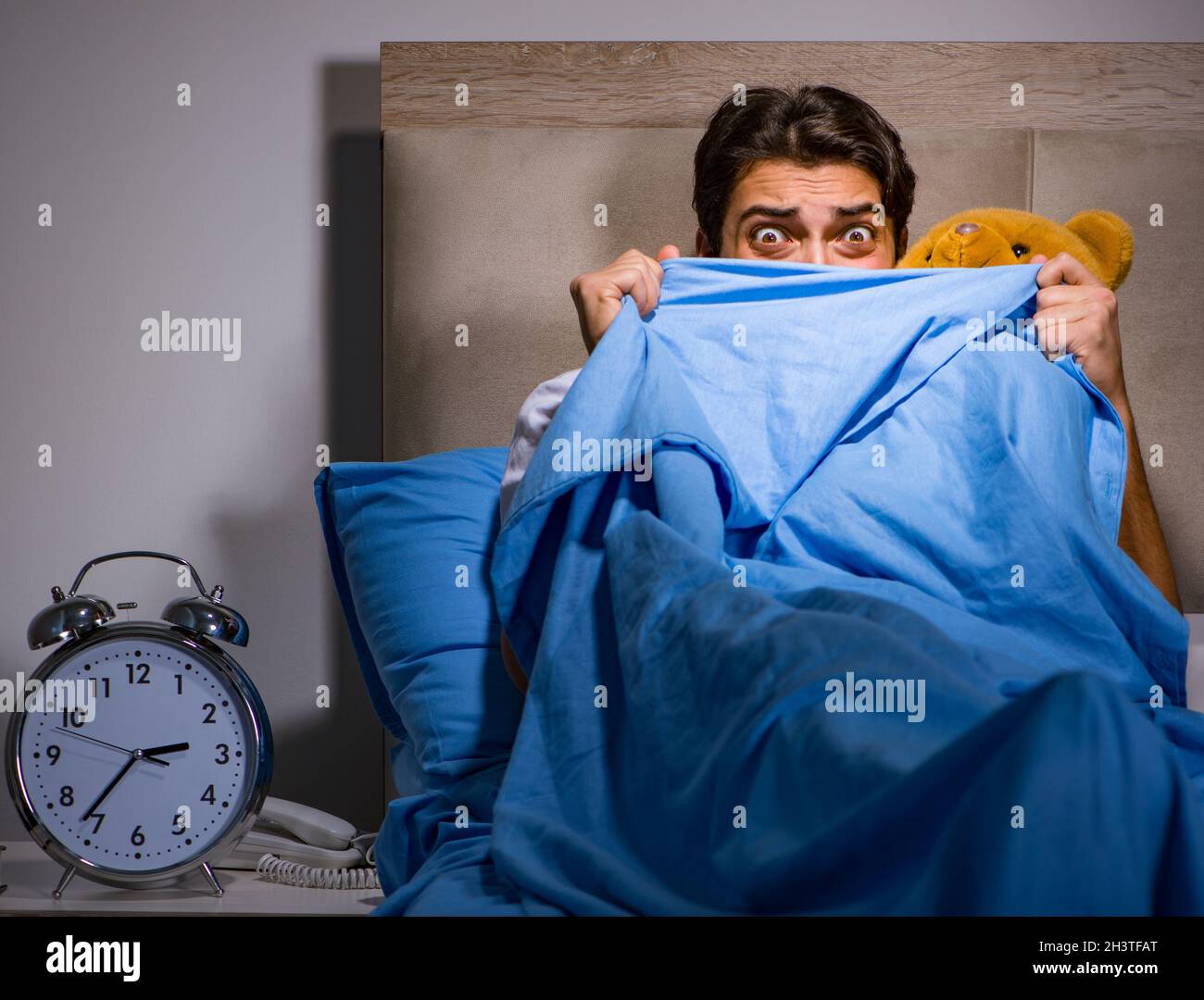 Young boy night afraid hi-res stock photography and images - Alamy