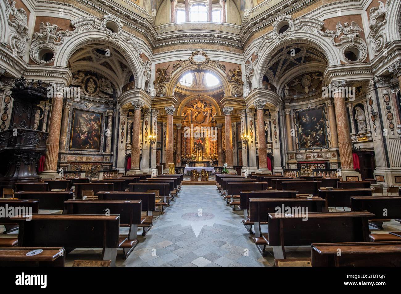 Antique baroque interior with vintage decoration. Royal Church of San ...