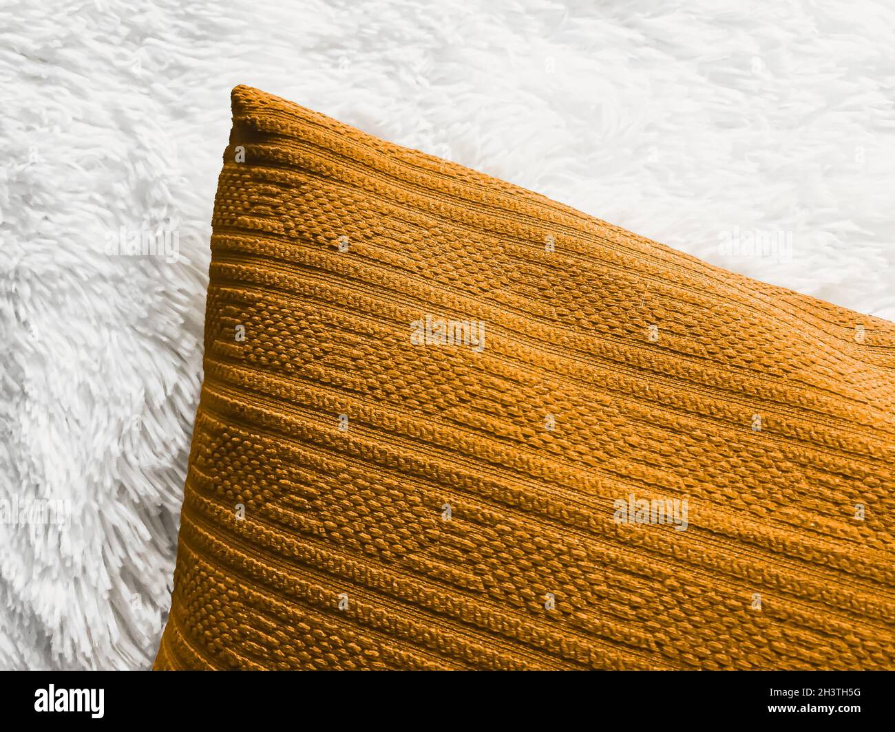 Throw cushion hi-res stock photography and images - Alamy