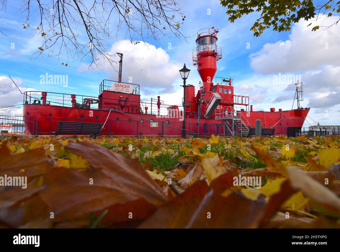 Trinity house light hi-res stock photography and images - Alamy
