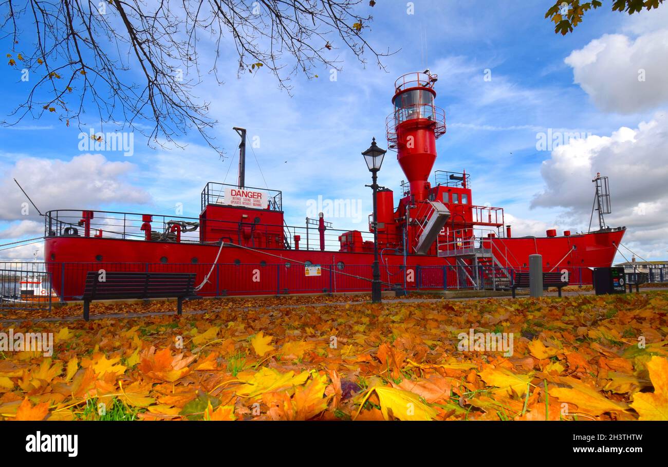 30/10/2021 Gravesend UK Former Trinity House Light Vessel LV 21 ...