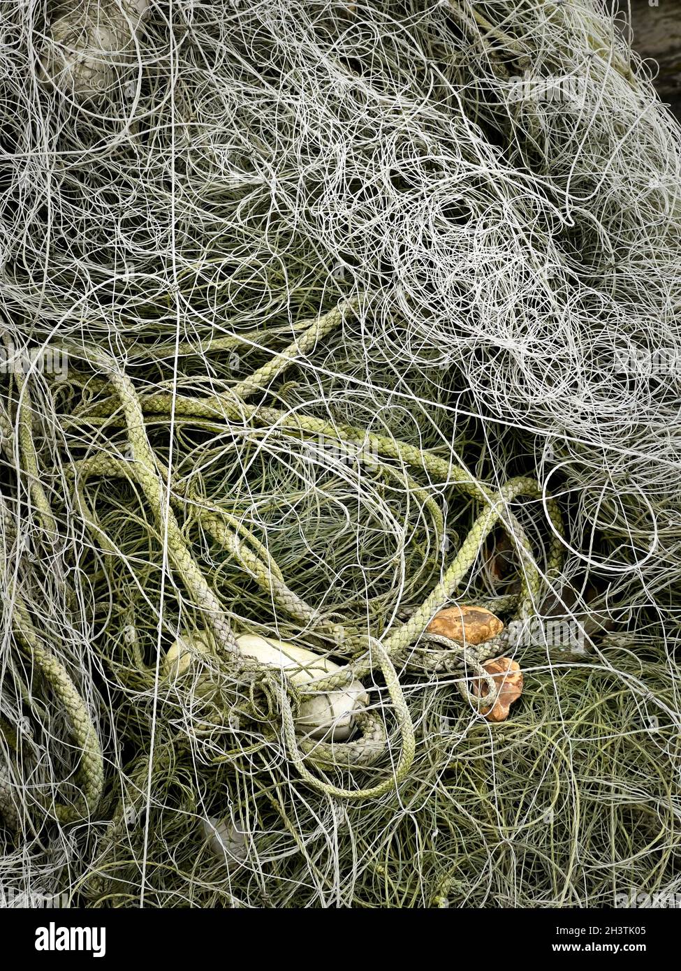 Tangled nets hi-res stock photography and images - Alamy