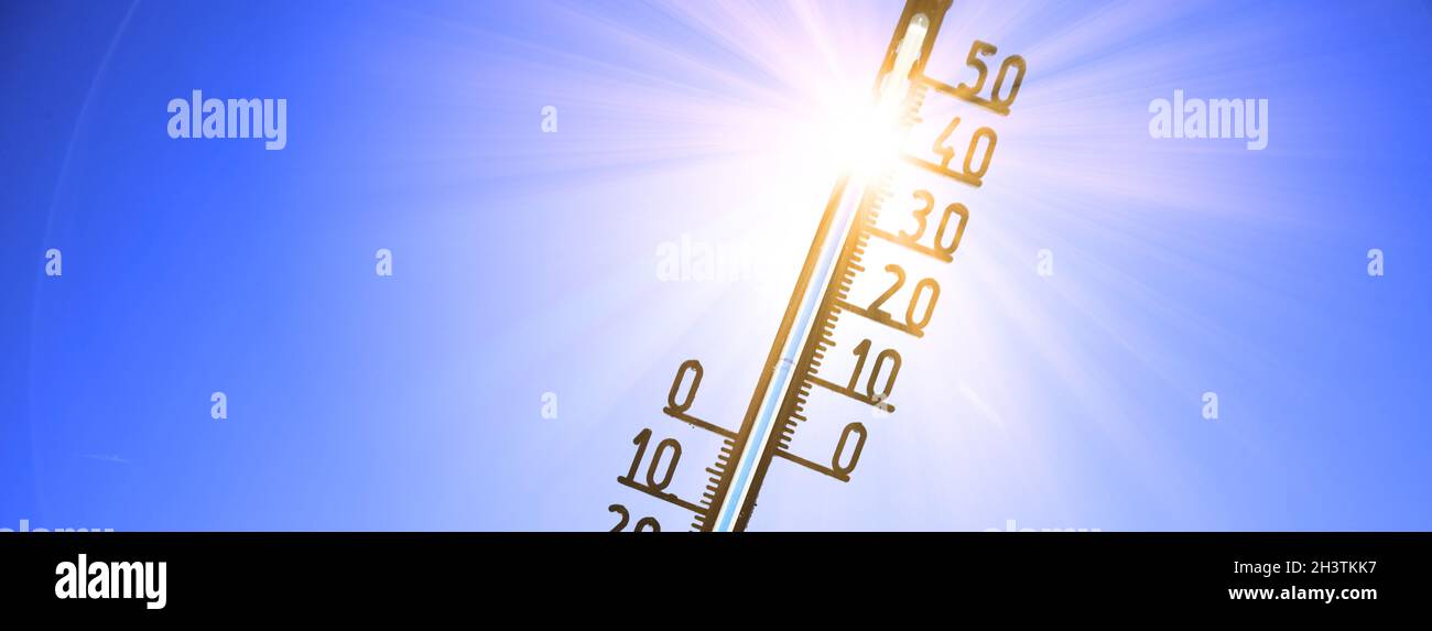 Thermometer with celsius scale showing extreme high temperature Stock ...