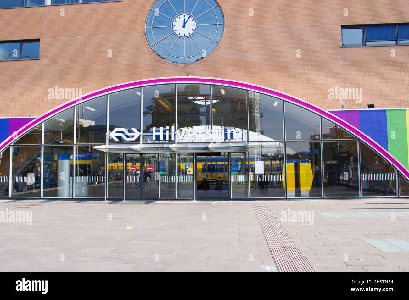 Hilversum netherlands railway station hi-res stock photography and ...