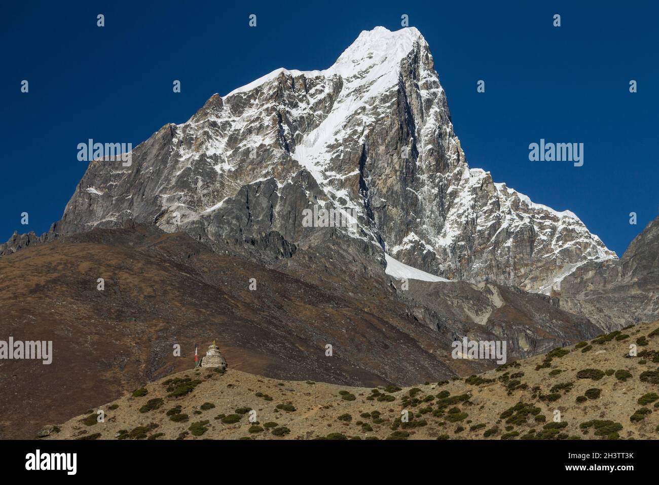 Taboche seen from Dingboche Stock Photo - Alamy
