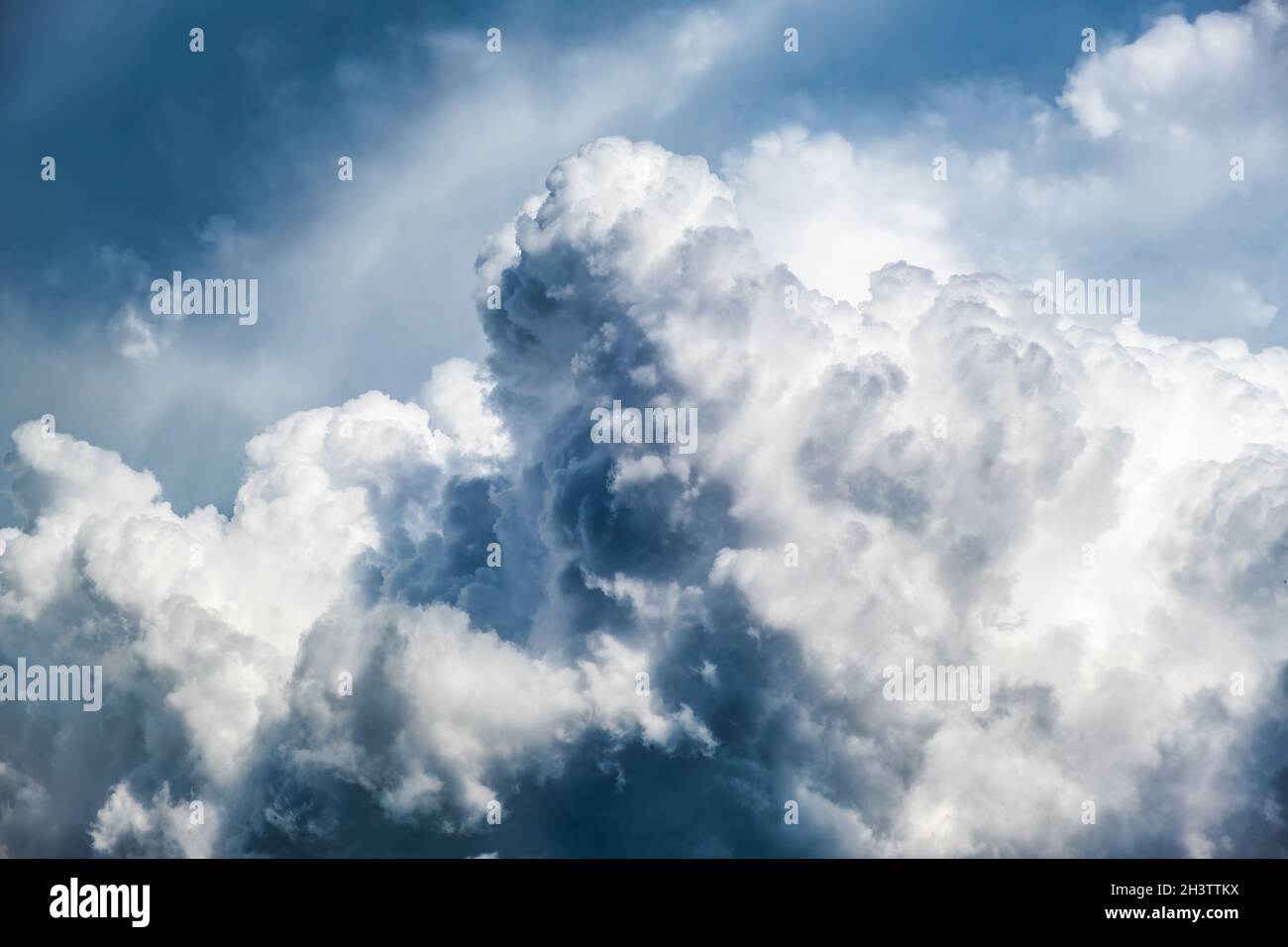 Beam of light from clouds hi-res stock photography and images - Alamy
