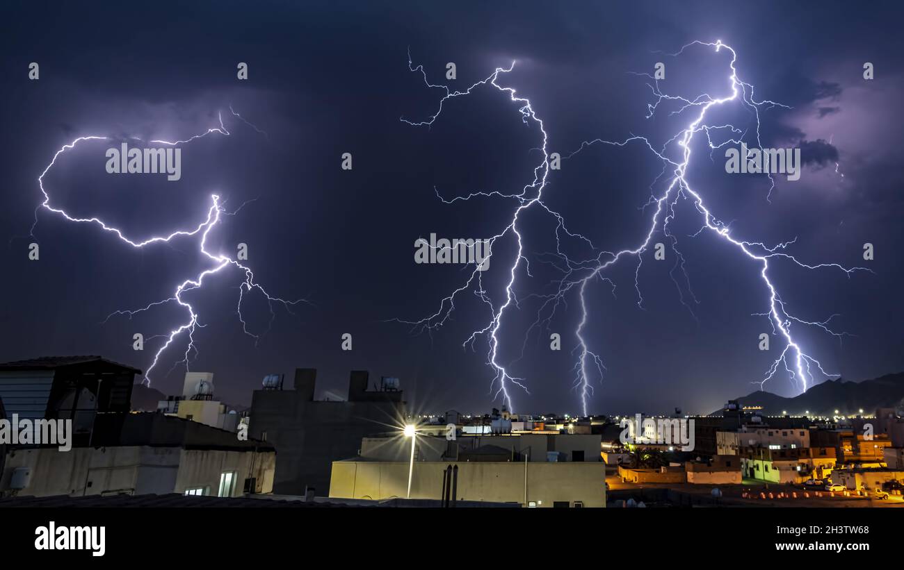 Flashes lightning in night city hi-res stock photography and images - Alamy
