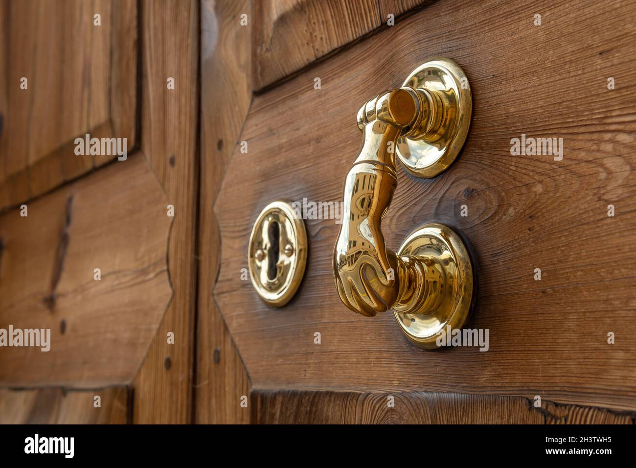 Golden doorhandle hi-res stock photography and images - Alamy
