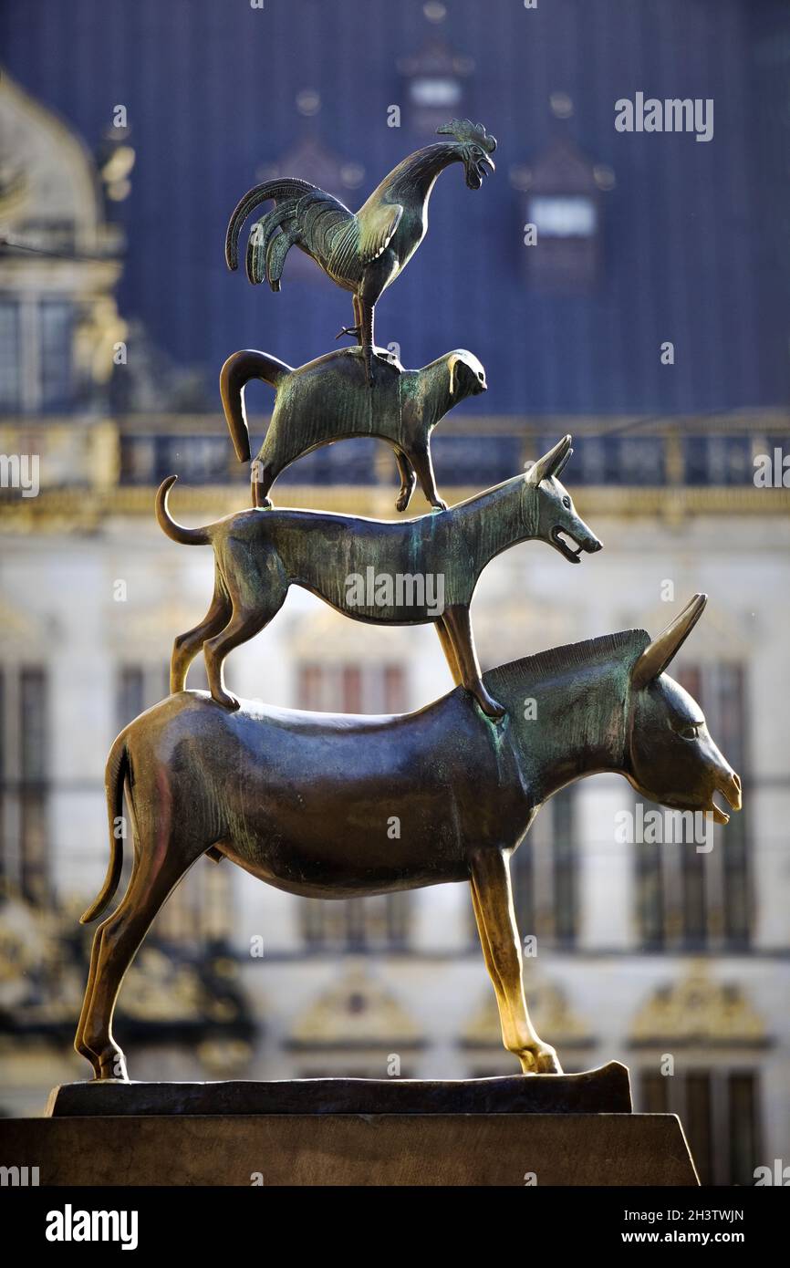 Statue bremen town musicians hi-res stock photography and images - Alamy