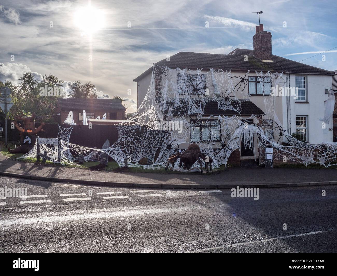 Rainham, Kent, UK. 30th Oct, 2021. An impressively decorated Halloween ...