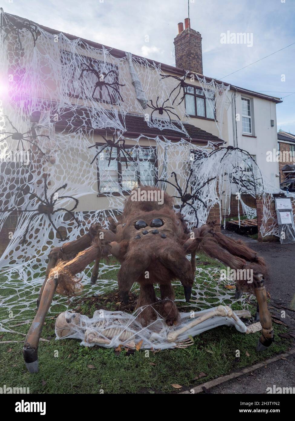 Rainham, Kent, UK. 30th Oct, 2021. An impressively decorated Halloween ...