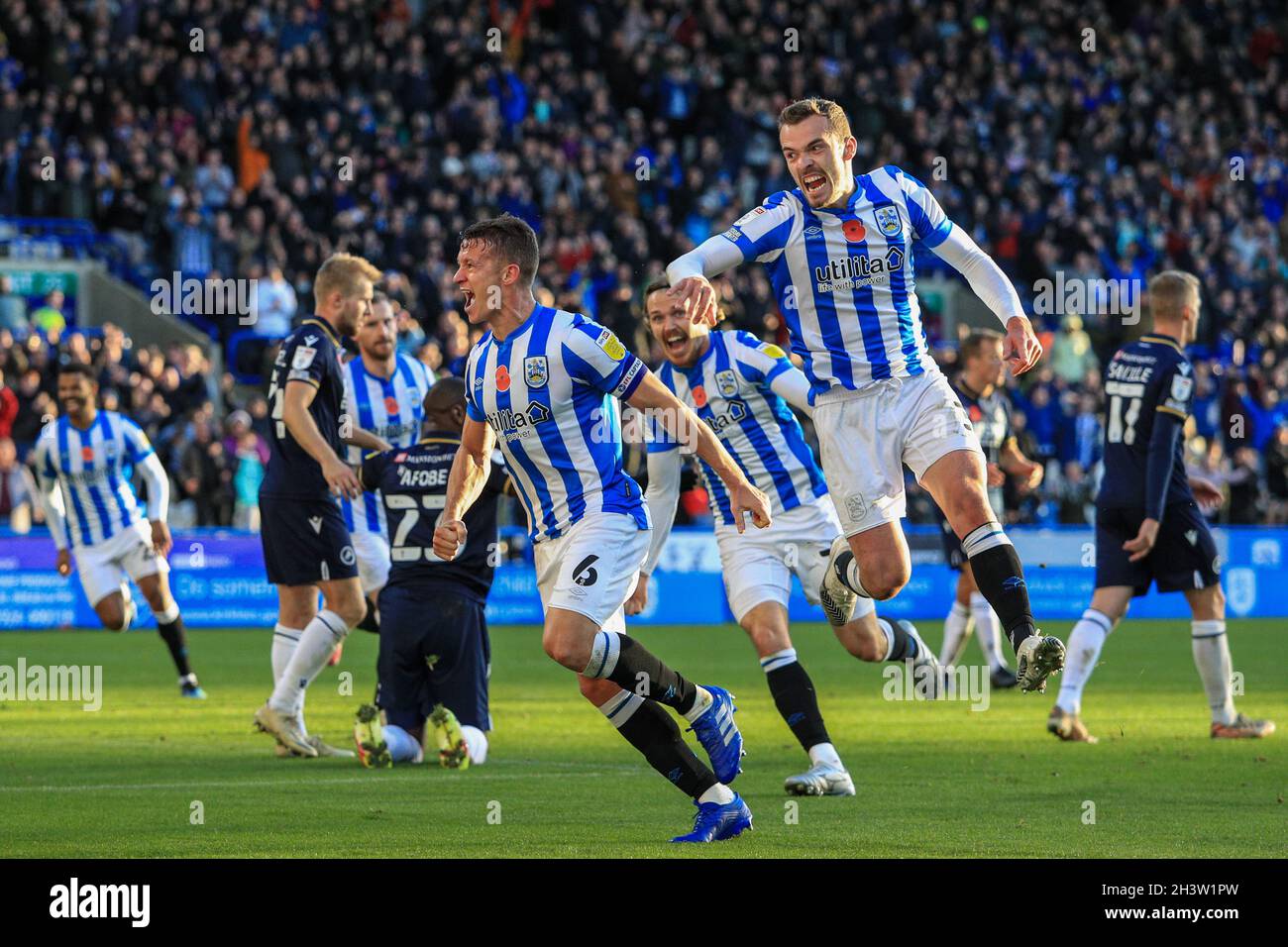 Jonathan Hogg #6 of Huddersfield Town celebrates his goal and makes the ...