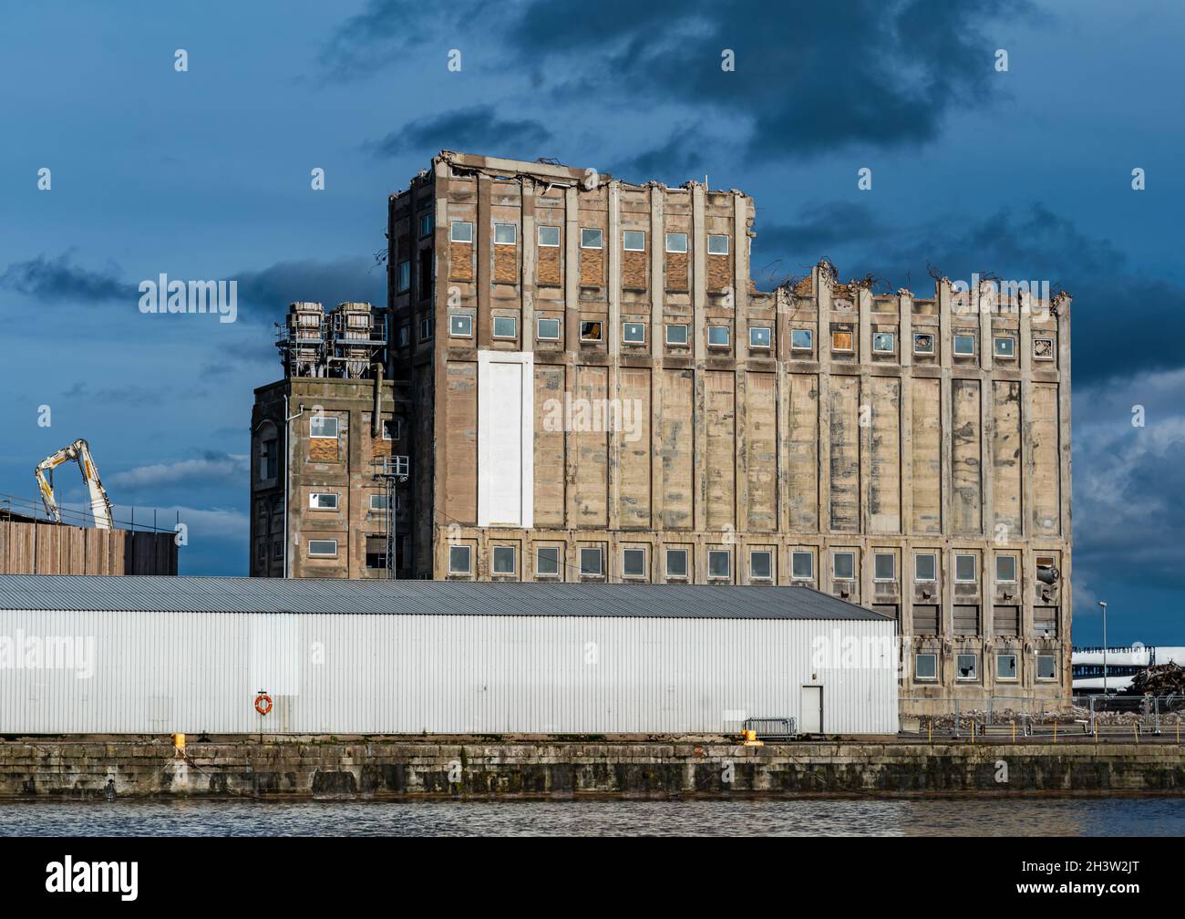Demolition of 1930s listed building Imperial Dock grain silo industrial ...