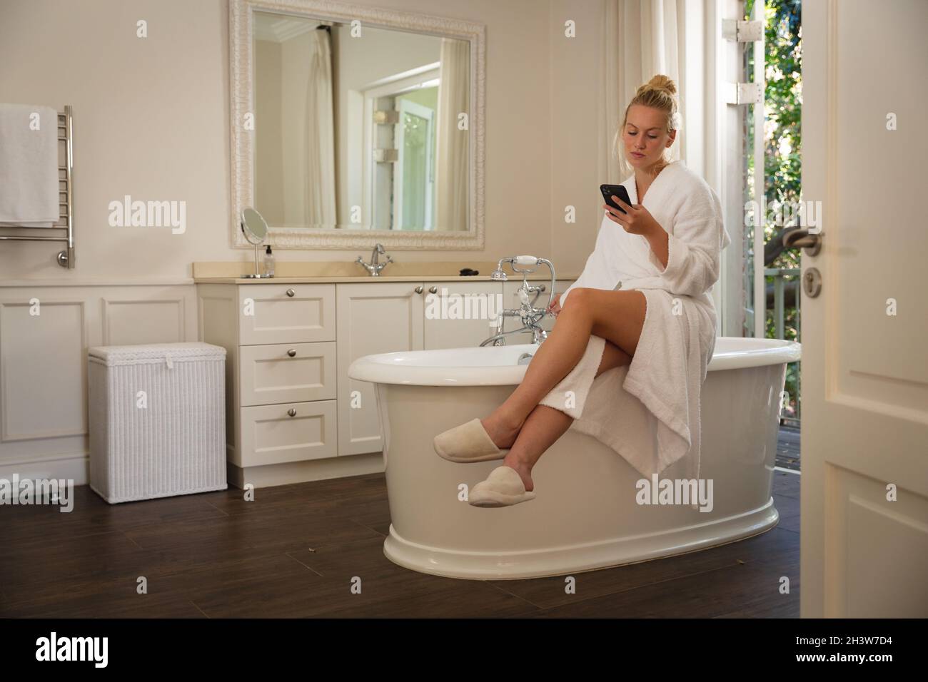 Running a bath home hi-res stock photography and images - Alamy