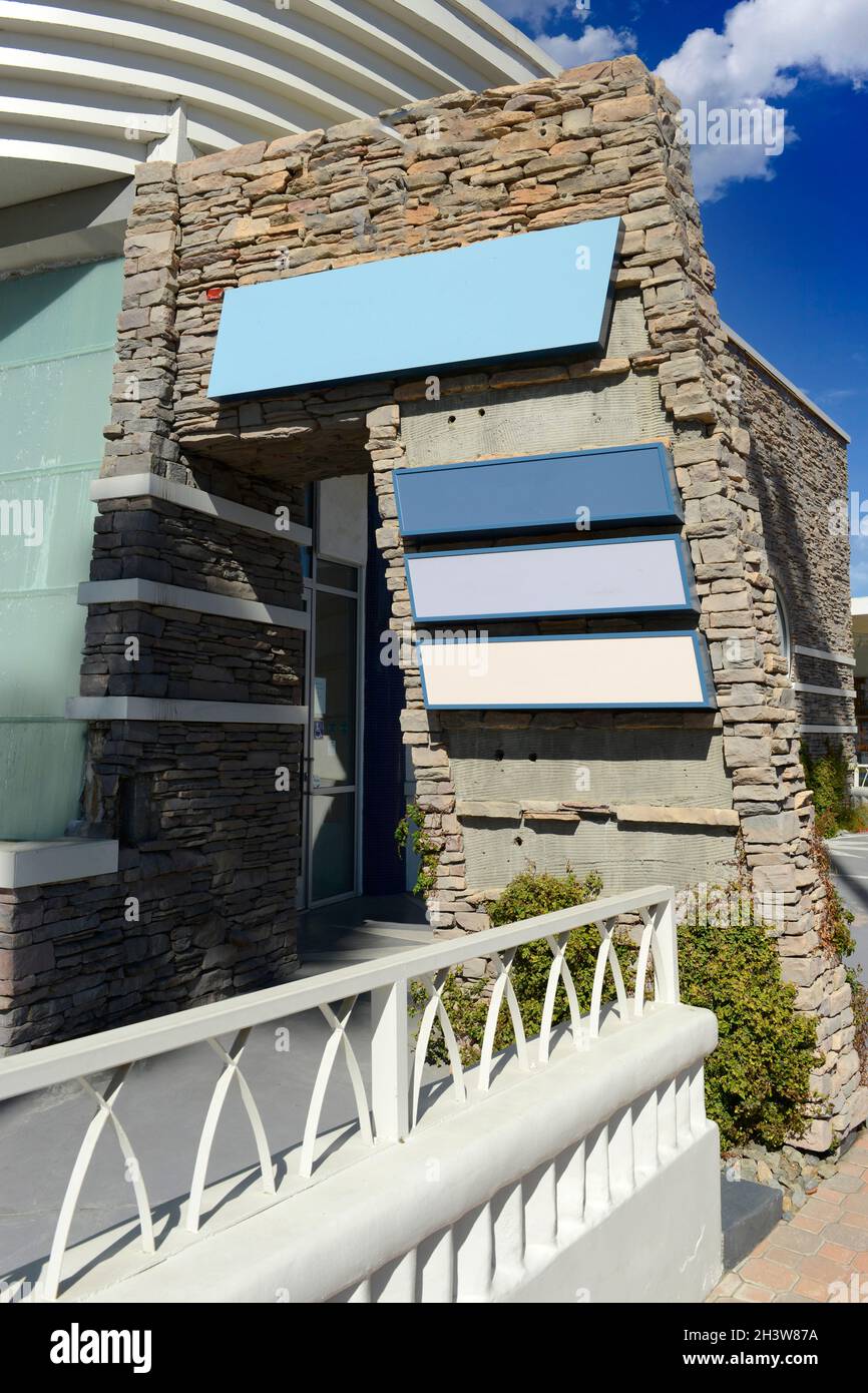 Blank wall in a city hi-res stock photography and images - Alamy