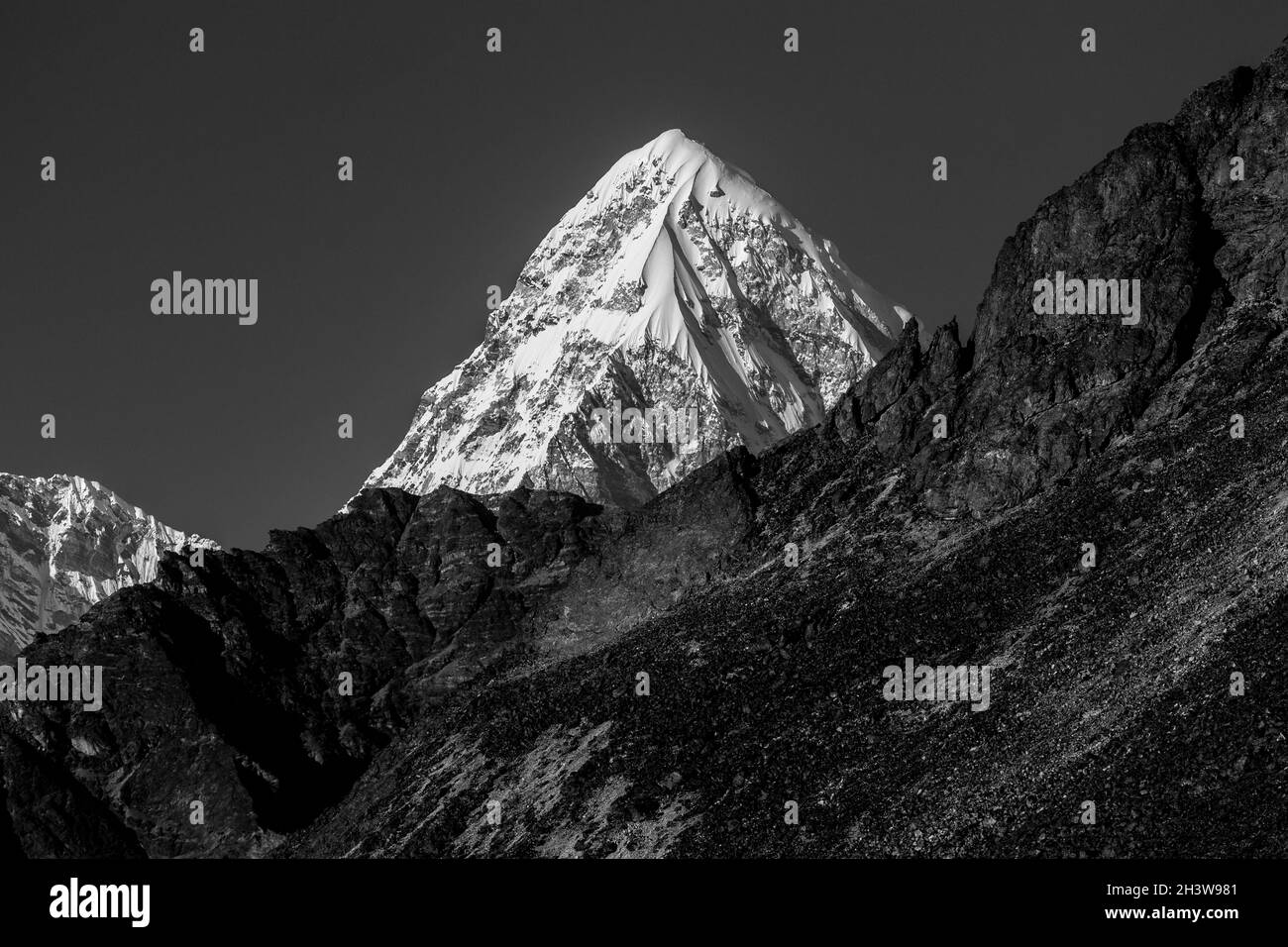 Camp base everest Black and White Stock Photos & Images - Alamy