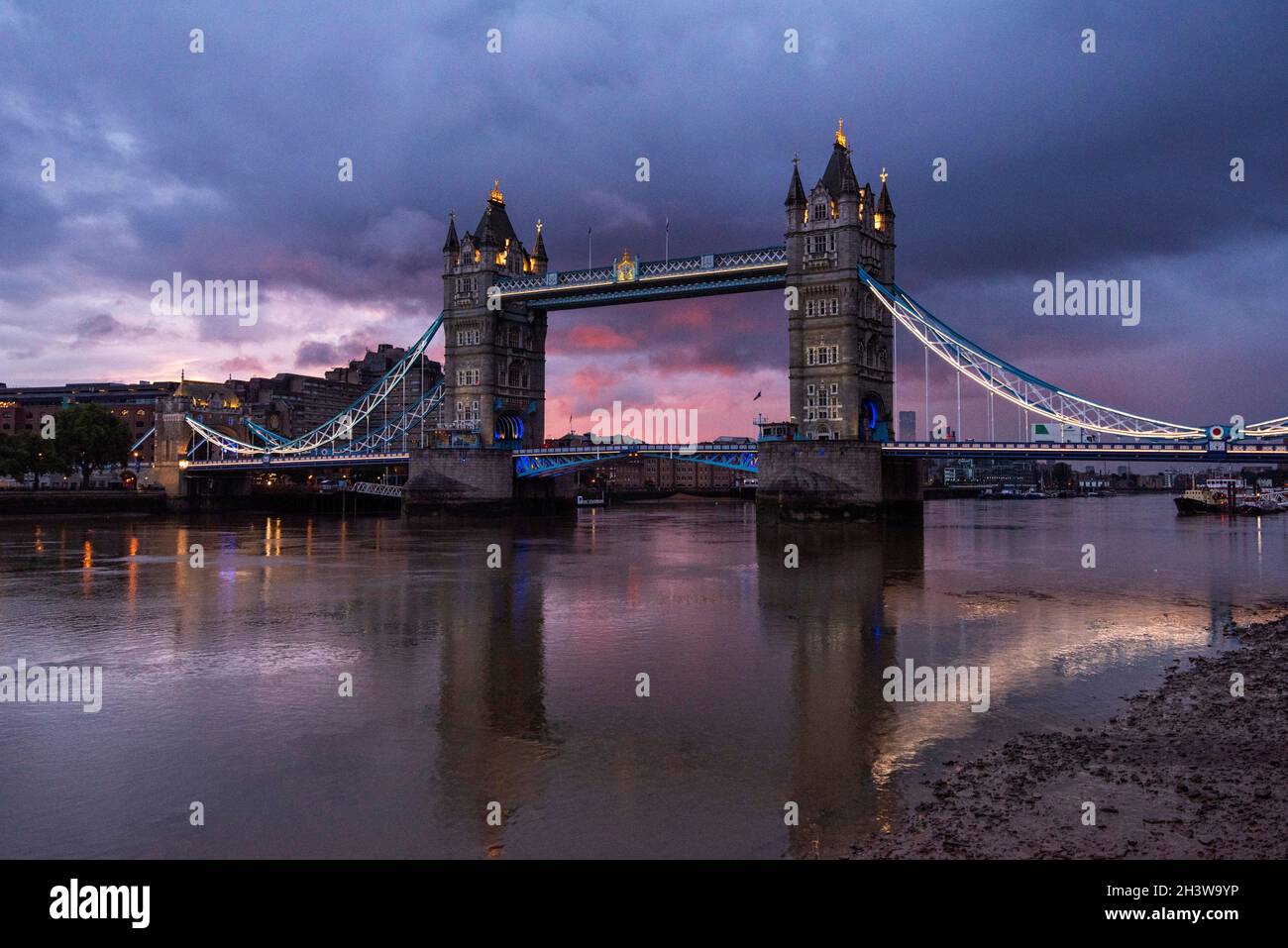 Sunrise at Tower Bridge, London England UK Stock Photo - Alamy
