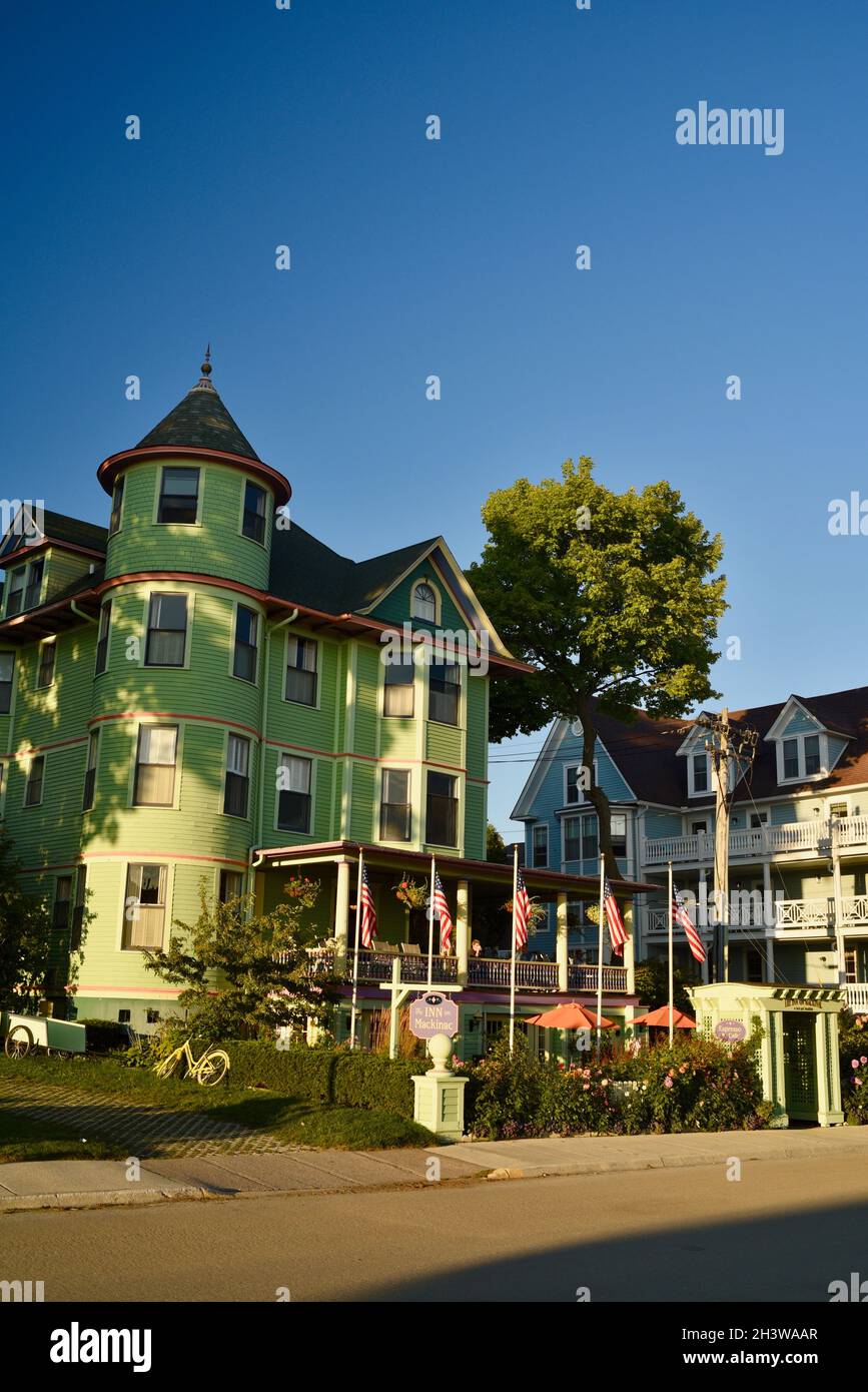 Victorian inn front porch hi-res stock photography and images - Alamy