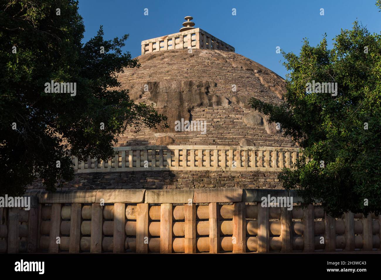 Great Stupa at Sanchi. Madhya Pradesh, India Stock Photo - Alamy