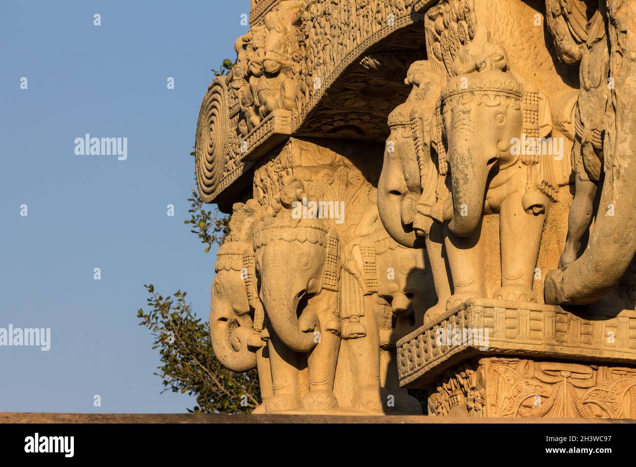 Elephant gateway hi-res stock photography and images - Alamy