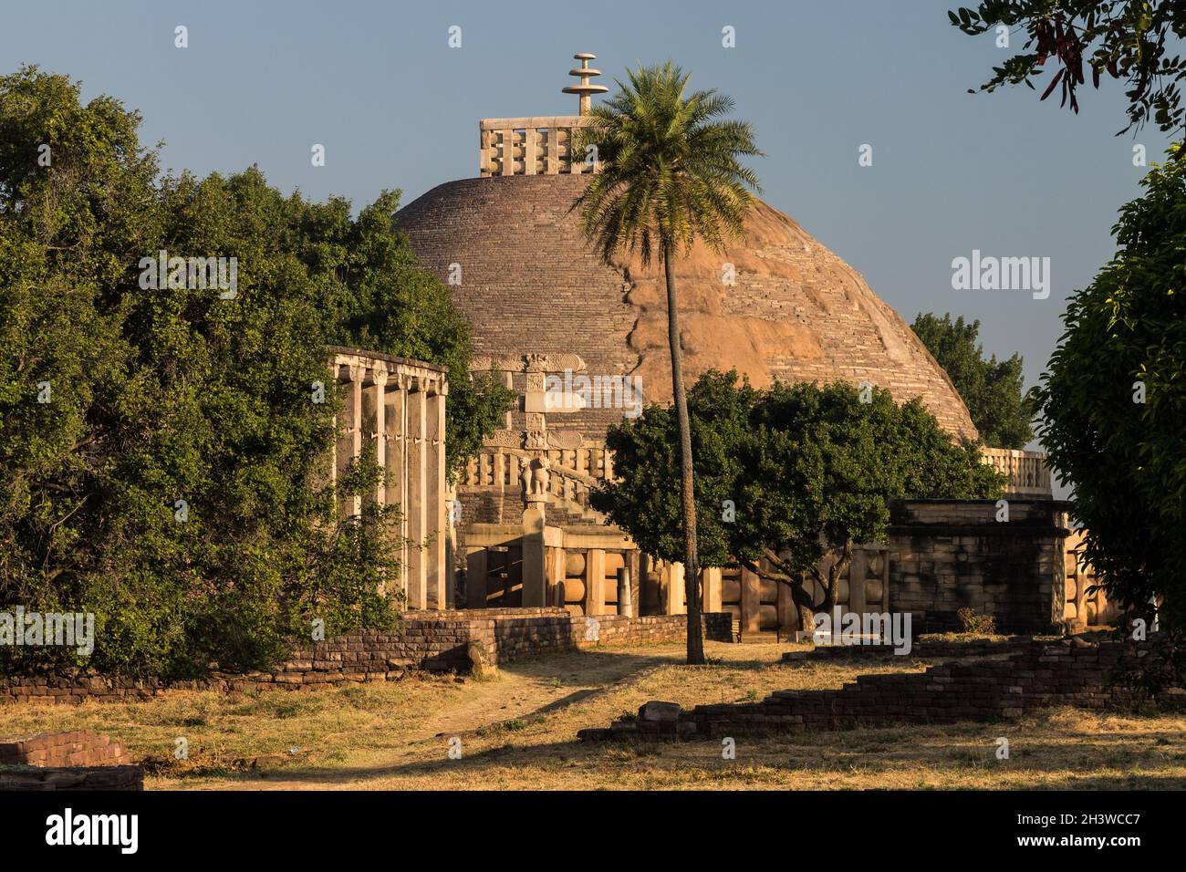 Great Stupa at Sanchi. Madhya Pradesh, India Stock Photo - Alamy