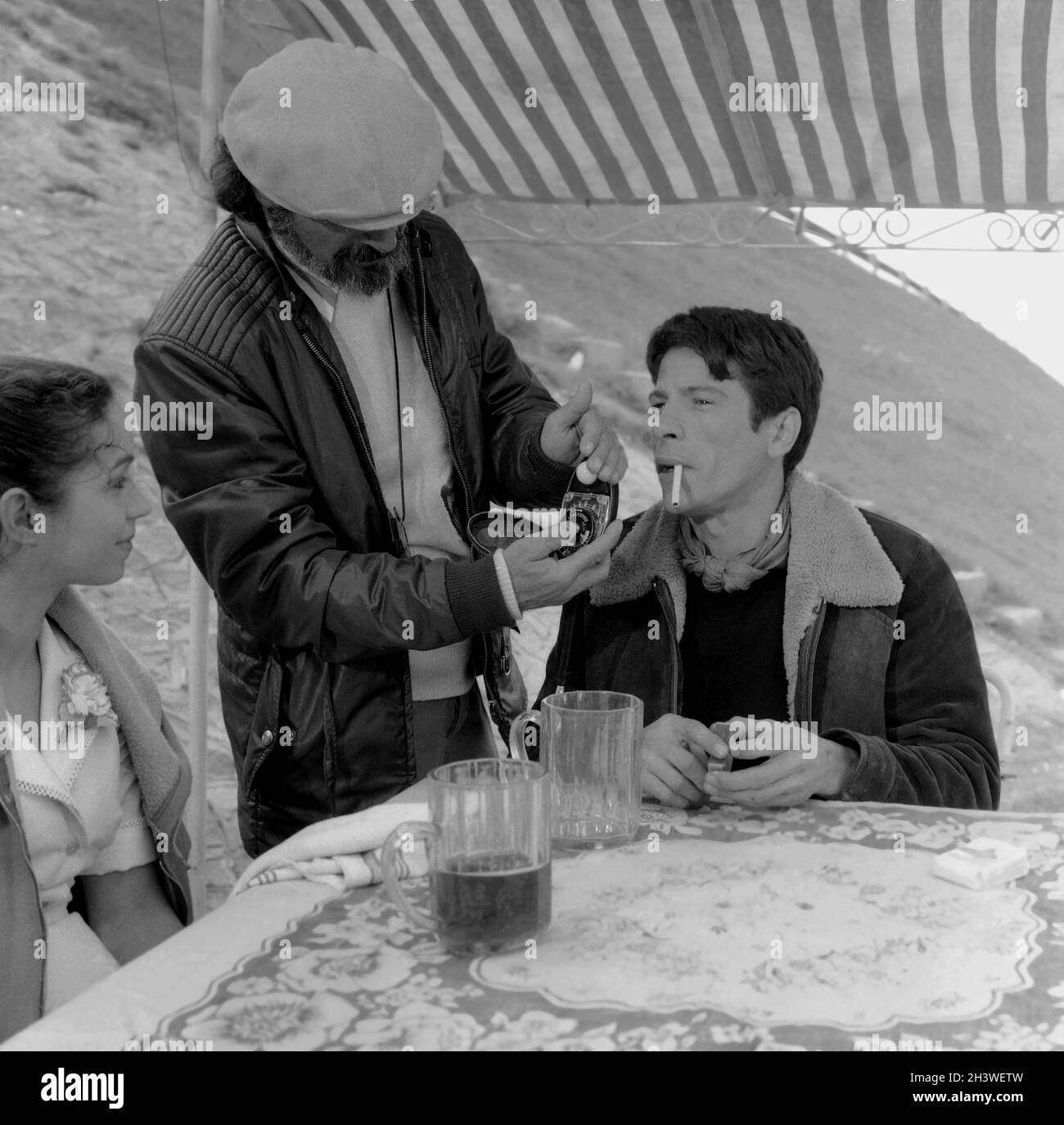 Romanian actor Gheorghe Visu during the shooting of "Mireasa din tren ...