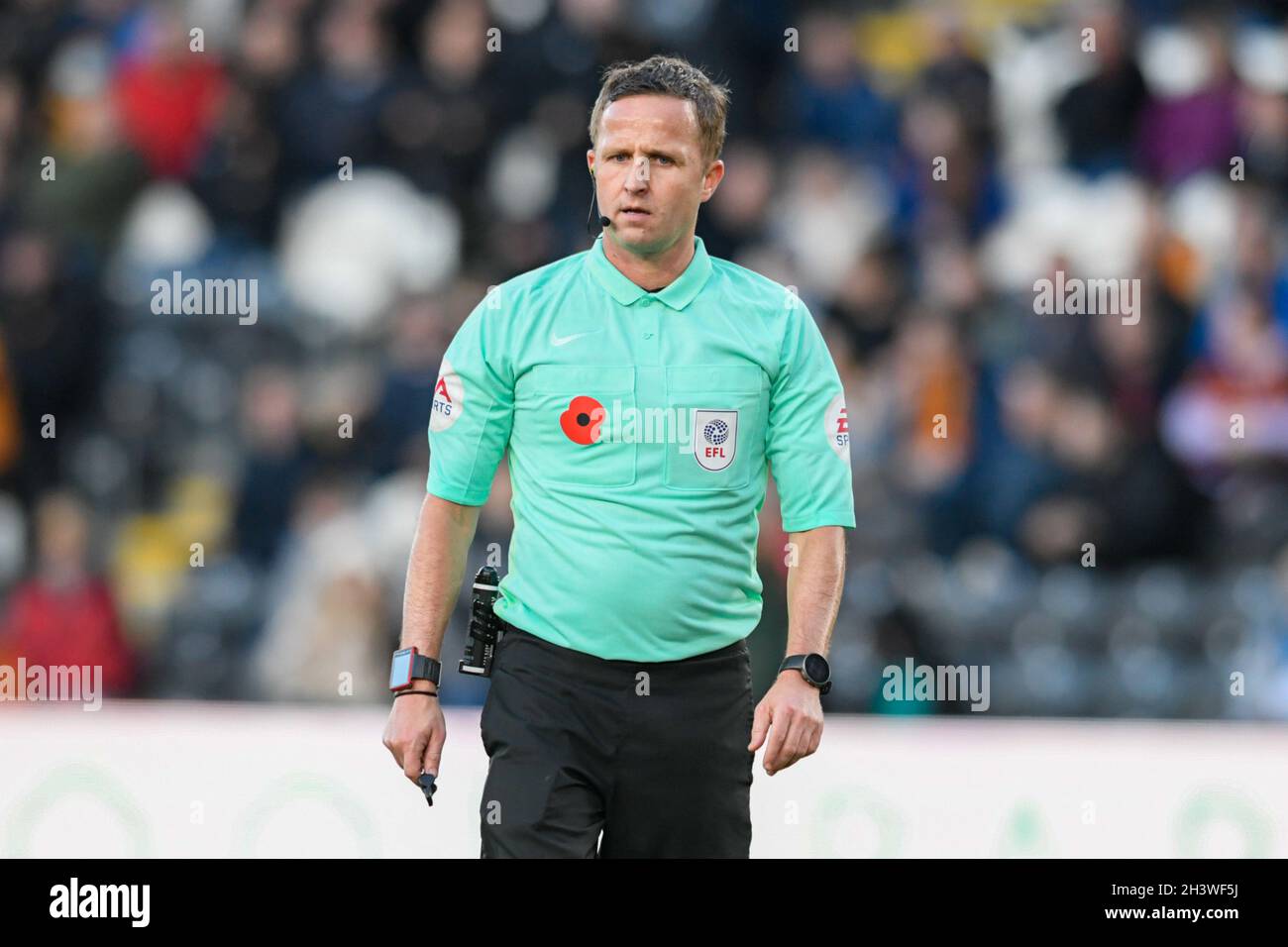 Referee David Webb in action during the game Stock Photo - Alamy