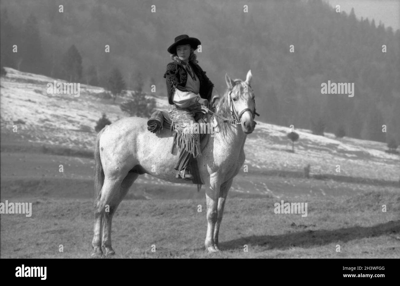 Romanian actress Marga Barbu playing in "Drumul oaselor" (1980 ...