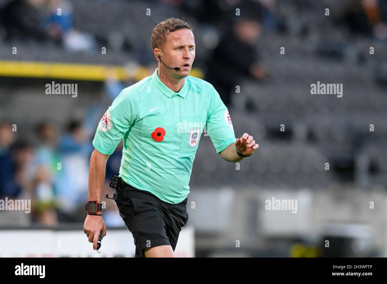 David webb referee 2021 hi-res stock photography and images - Alamy