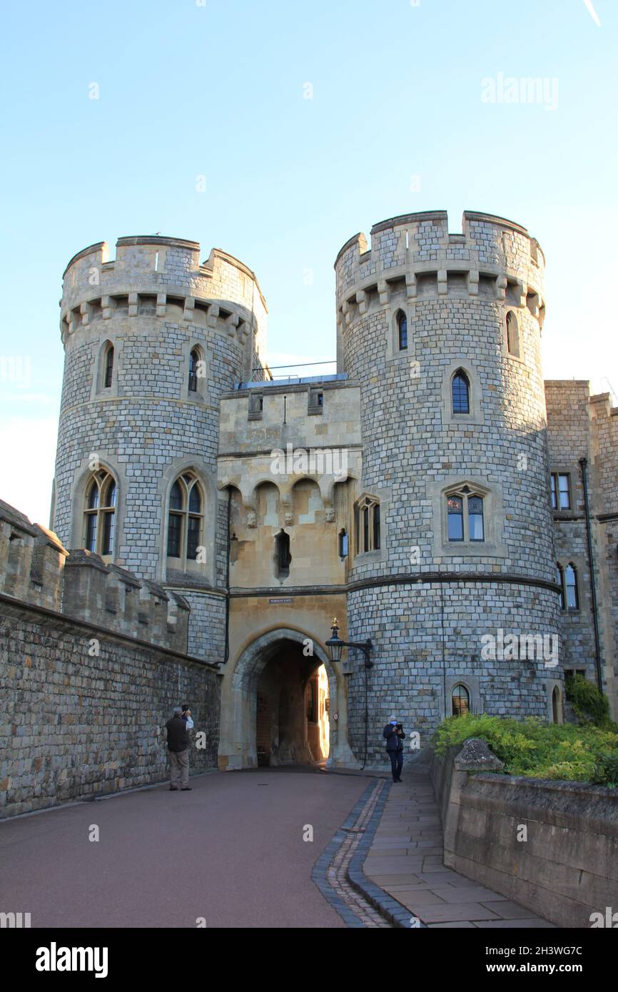 Small knights castle building hi-res stock photography and images - Alamy
