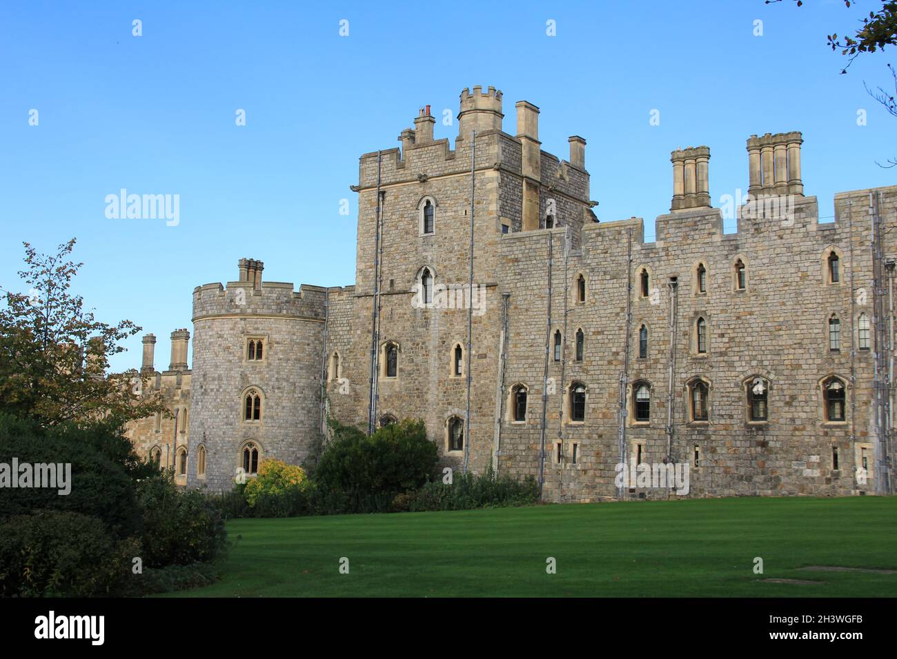 Small knights castle building hi-res stock photography and images - Alamy