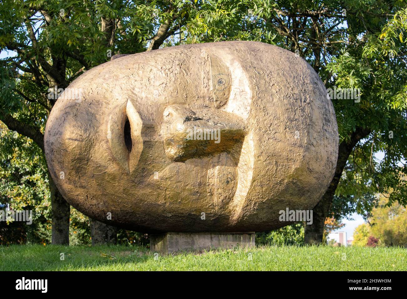 Sleeping iron giant blue nose hi-res stock photography and images - Alamy