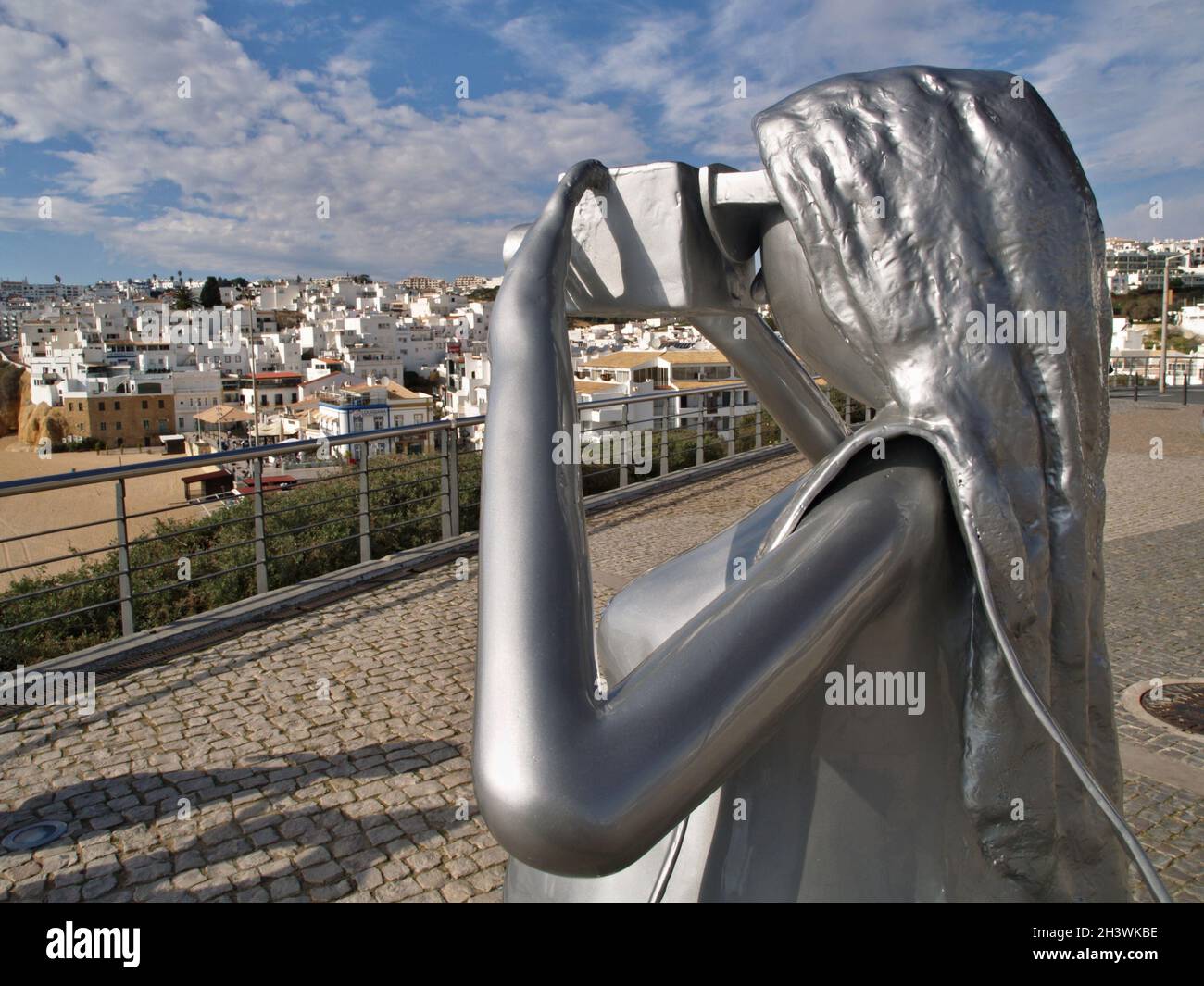 Statue of tourists in Albufeira, Algarve - Portugal Stock Photo - Alamy