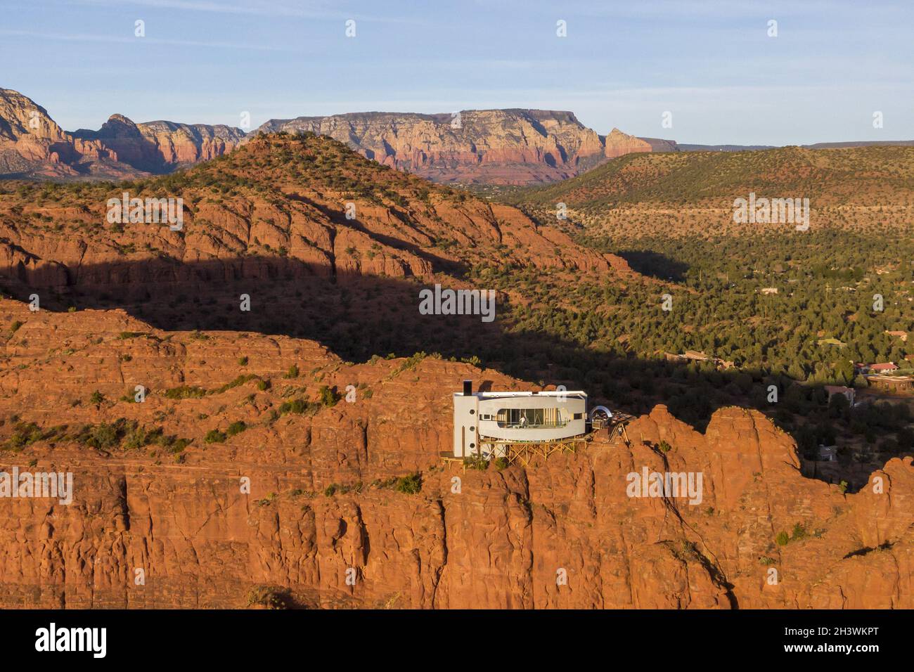 Ca desert cliffs hi-res stock photography and images - Alamy