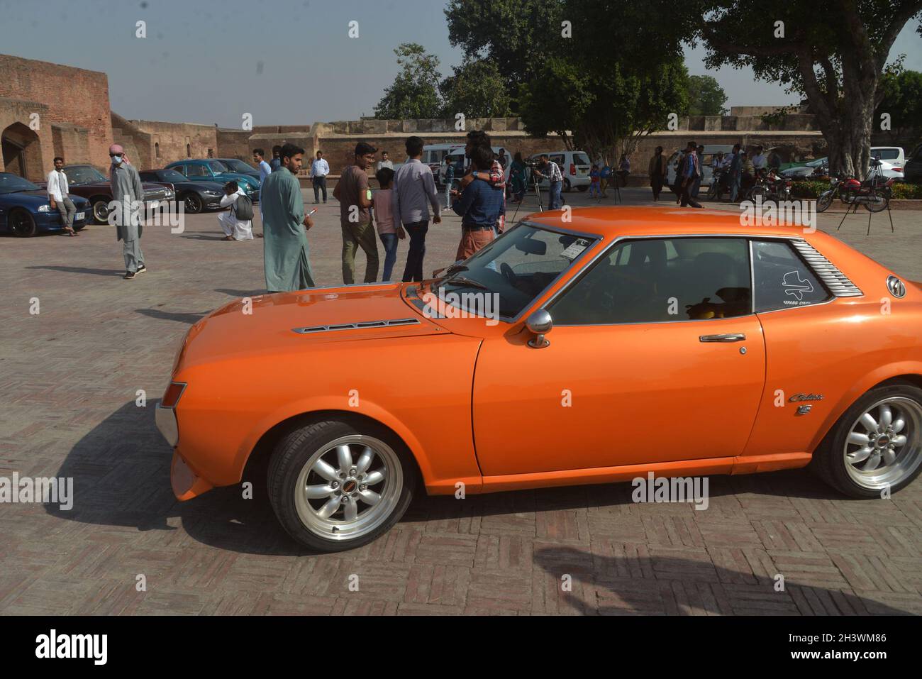 Pakistani people take apart of Auto shows vintage car rally organized ...