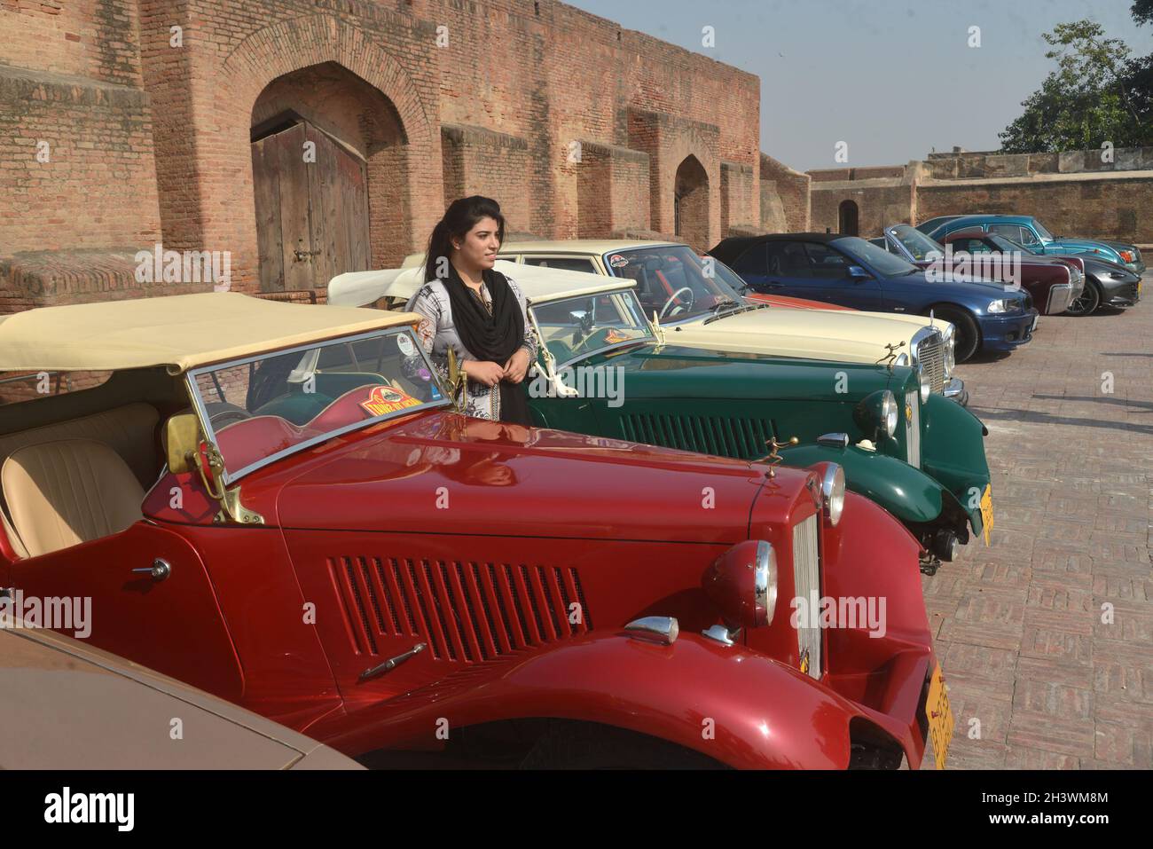 Pakistani people take apart of Auto shows vintage car rally organized ...