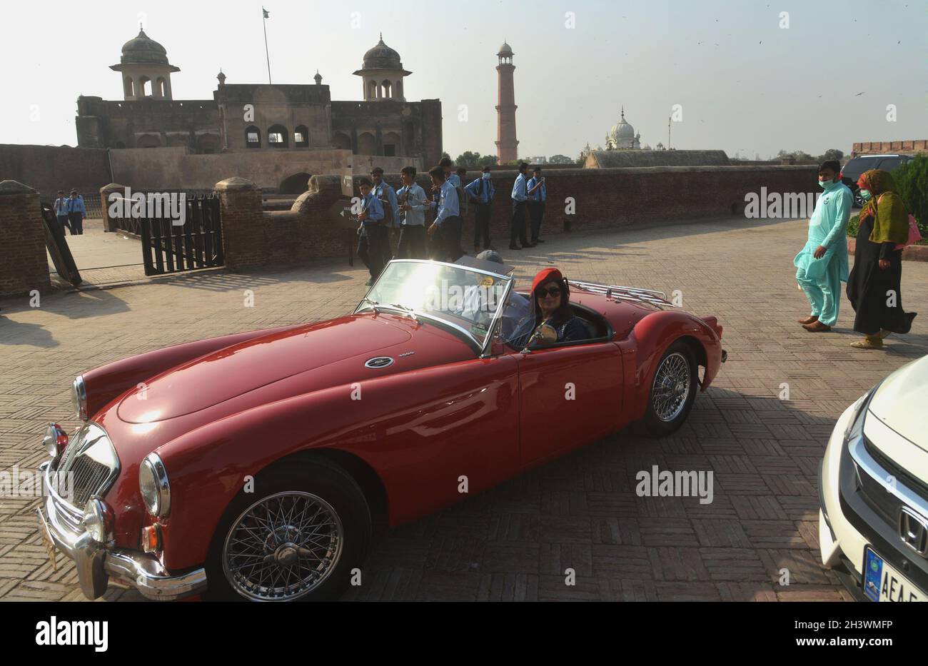 Pakistani people take apart of Auto shows vintage car rally organized ...