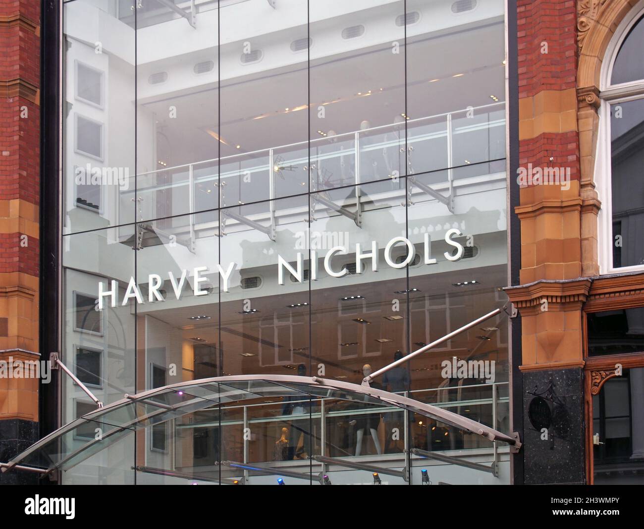 Harvey nichols store uk hi-res stock photography and images - Alamy